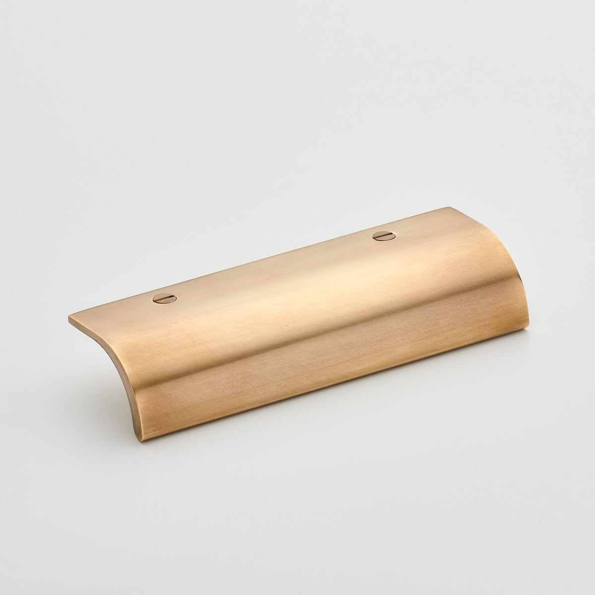 Curved Edge Catch Pull – Courtyard Architectural Hardware