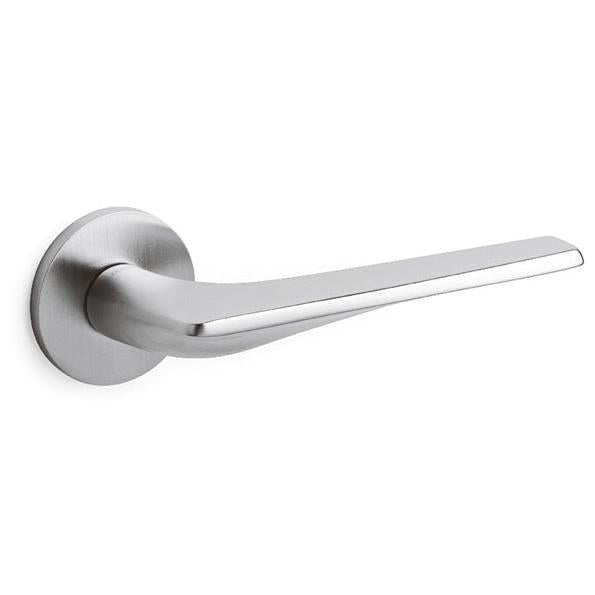 Twist Lever on a Rose – Courtyard Architectural Hardware